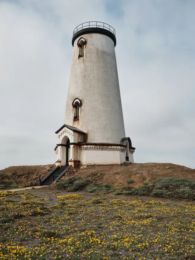 Piedras Blancas Lighthouse | KÜRE Encyclopedia